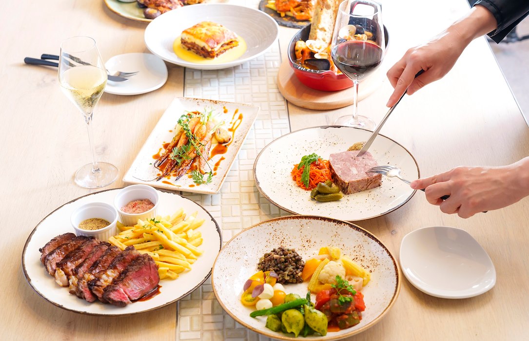 Home [www.thewarehouseataloftginza.com]